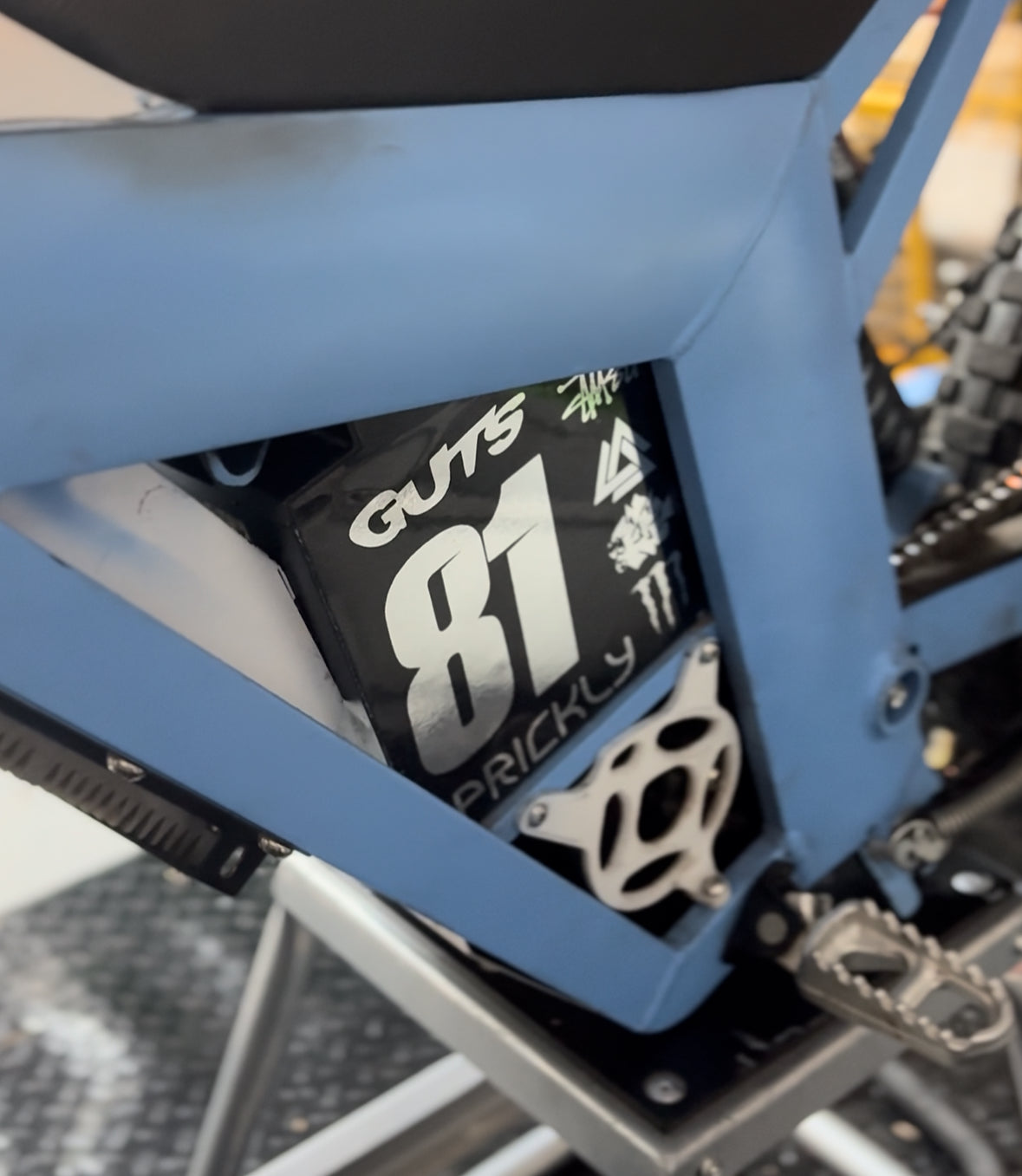 Tuttio battery Decal – JDCustoms